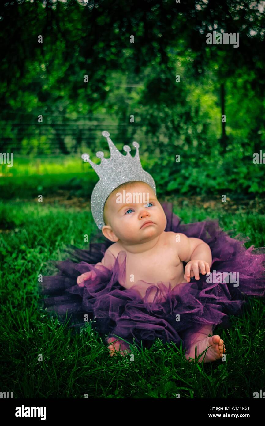 Baby wearing crown hi-res stock photography and images - Alamy