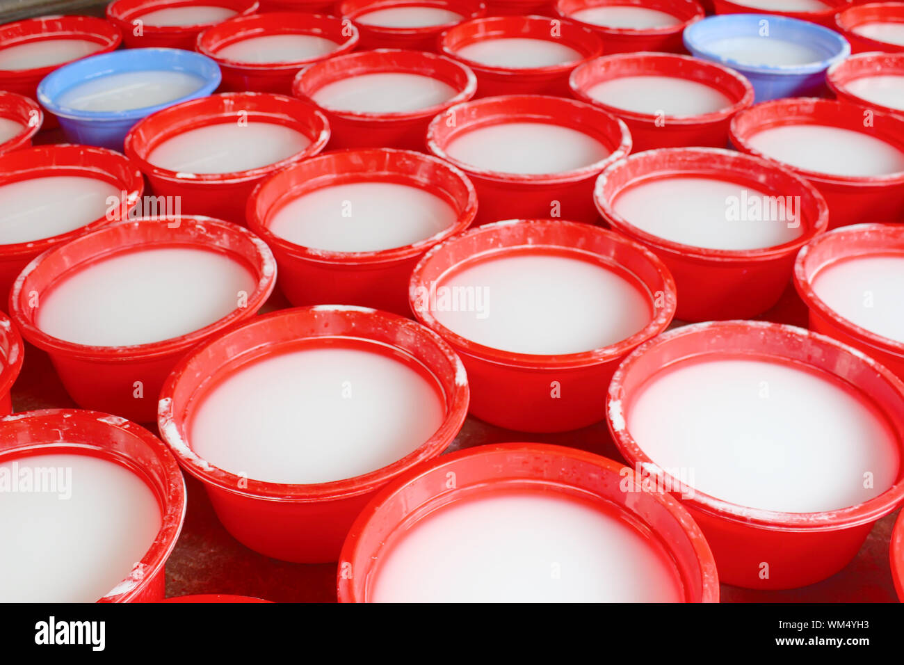 White liquid hi-res stock photography and images - Alamy