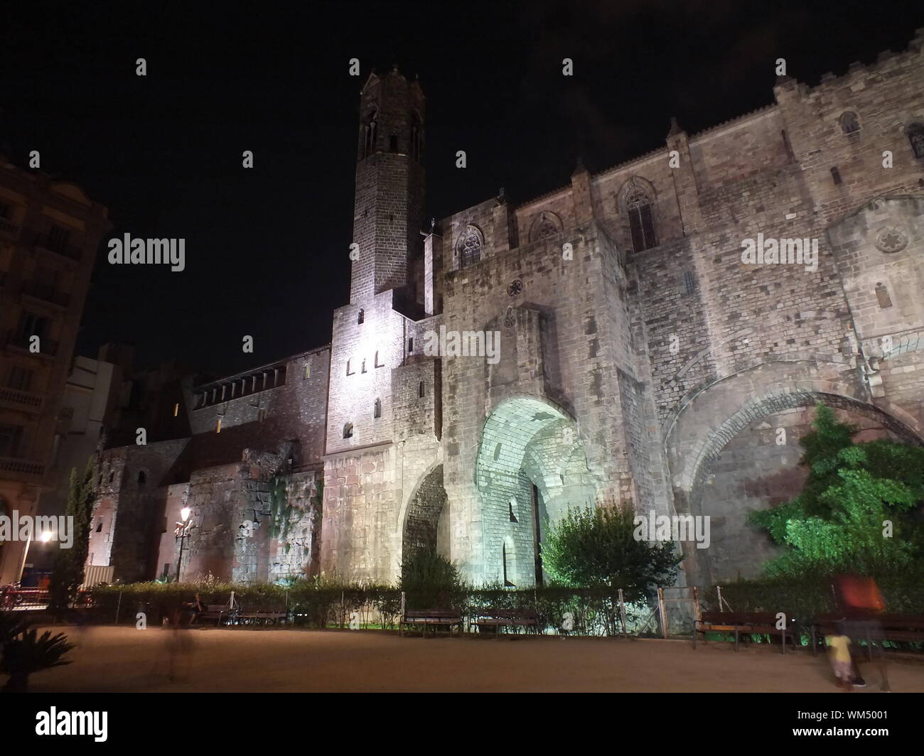 Historic gothic architecture buildings hi-res stock photography and ...