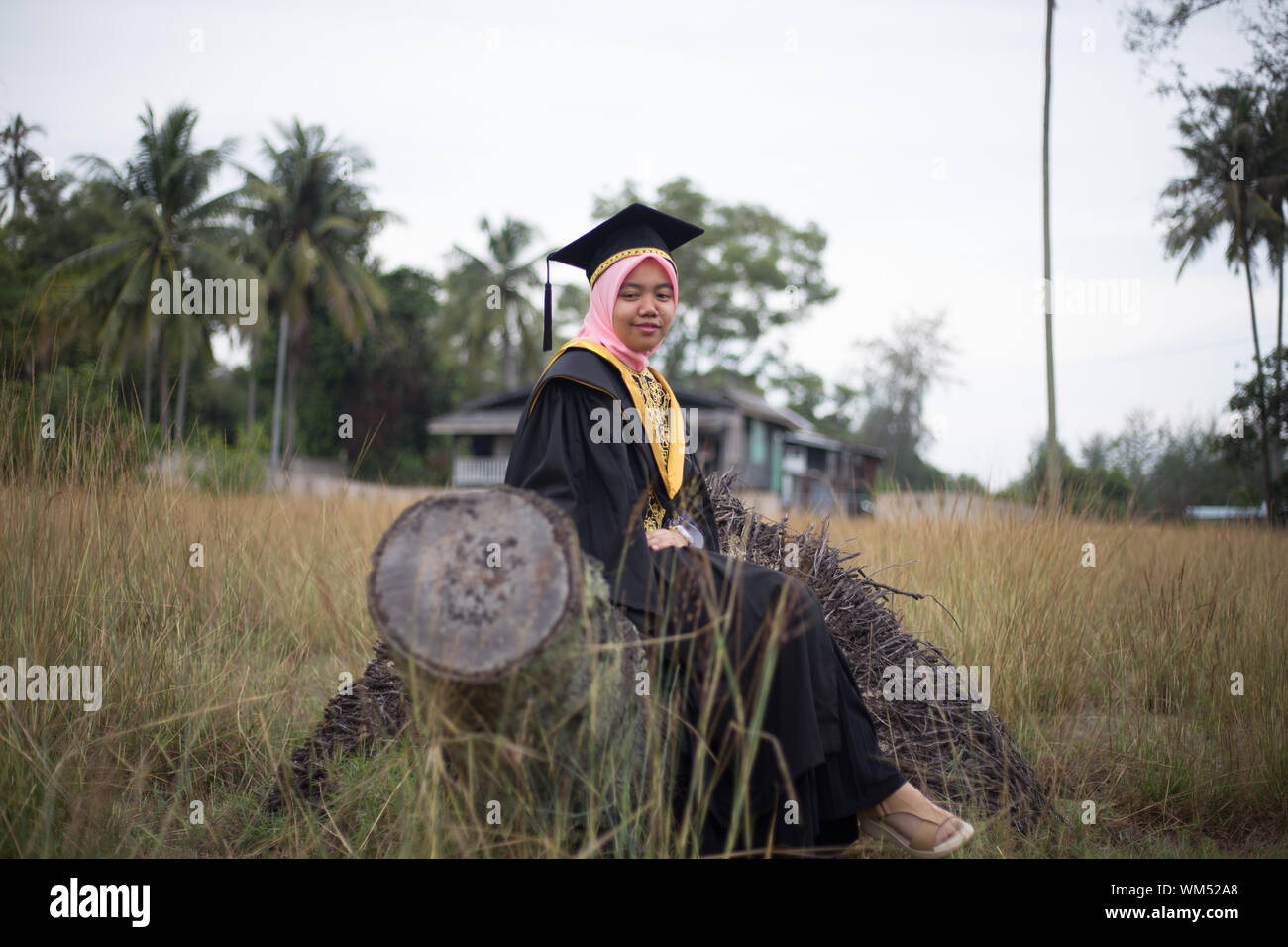 Indian university graduation hi-res stock photography and images - Alamy