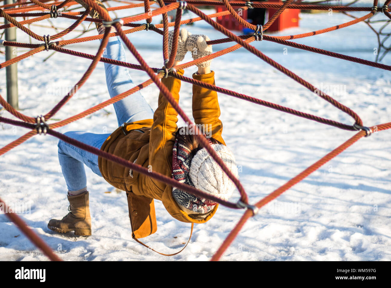 Gym climbing ropes hi-res stock photography and images - Alamy