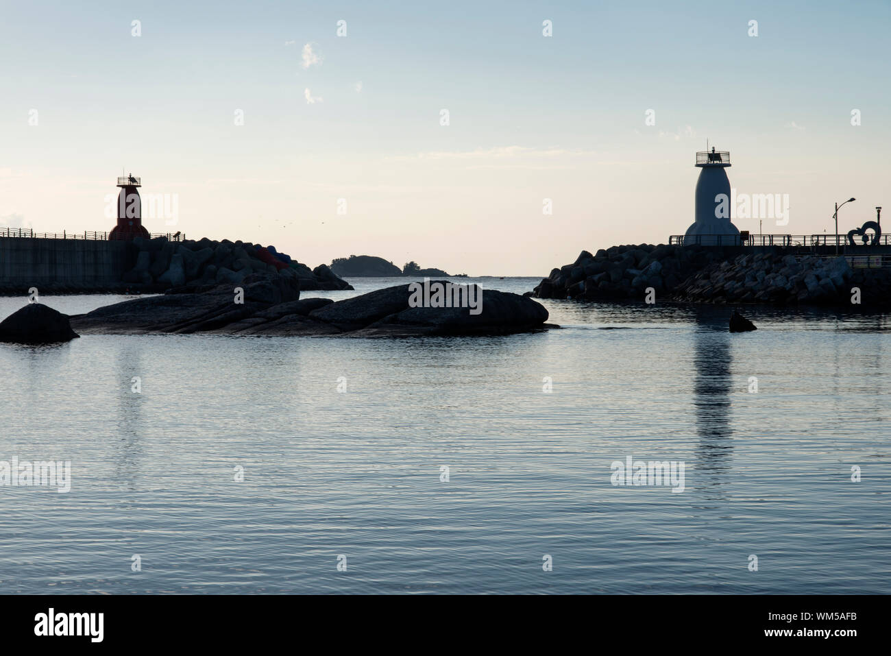 Sky lighthouses hi-res stock photography and images - Alamy