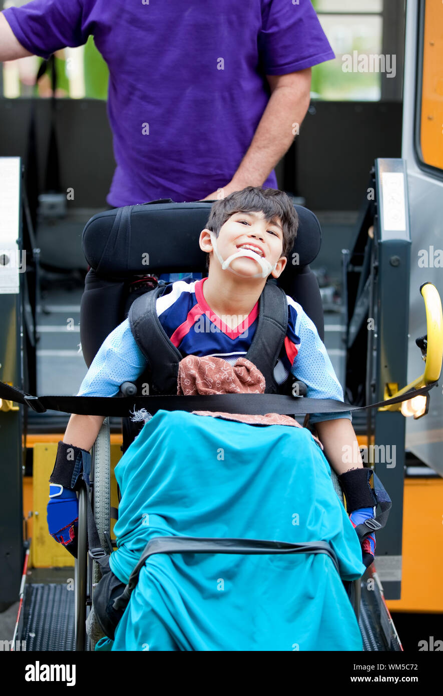 School bus wheelchair lift hi-res stock photography and images - Alamy