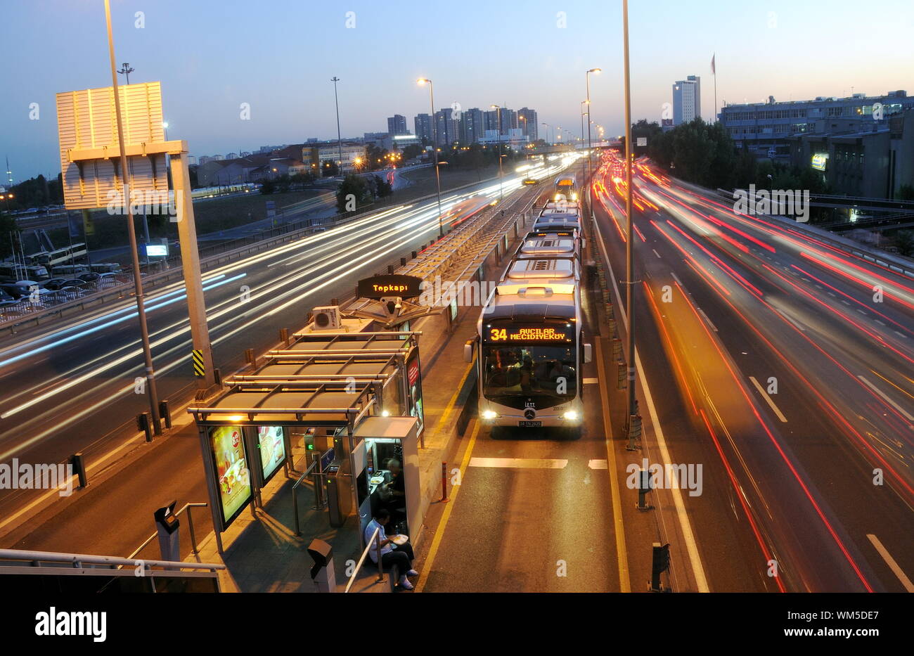 Metrobus istanbul hi-res stock photography and images - Alamy