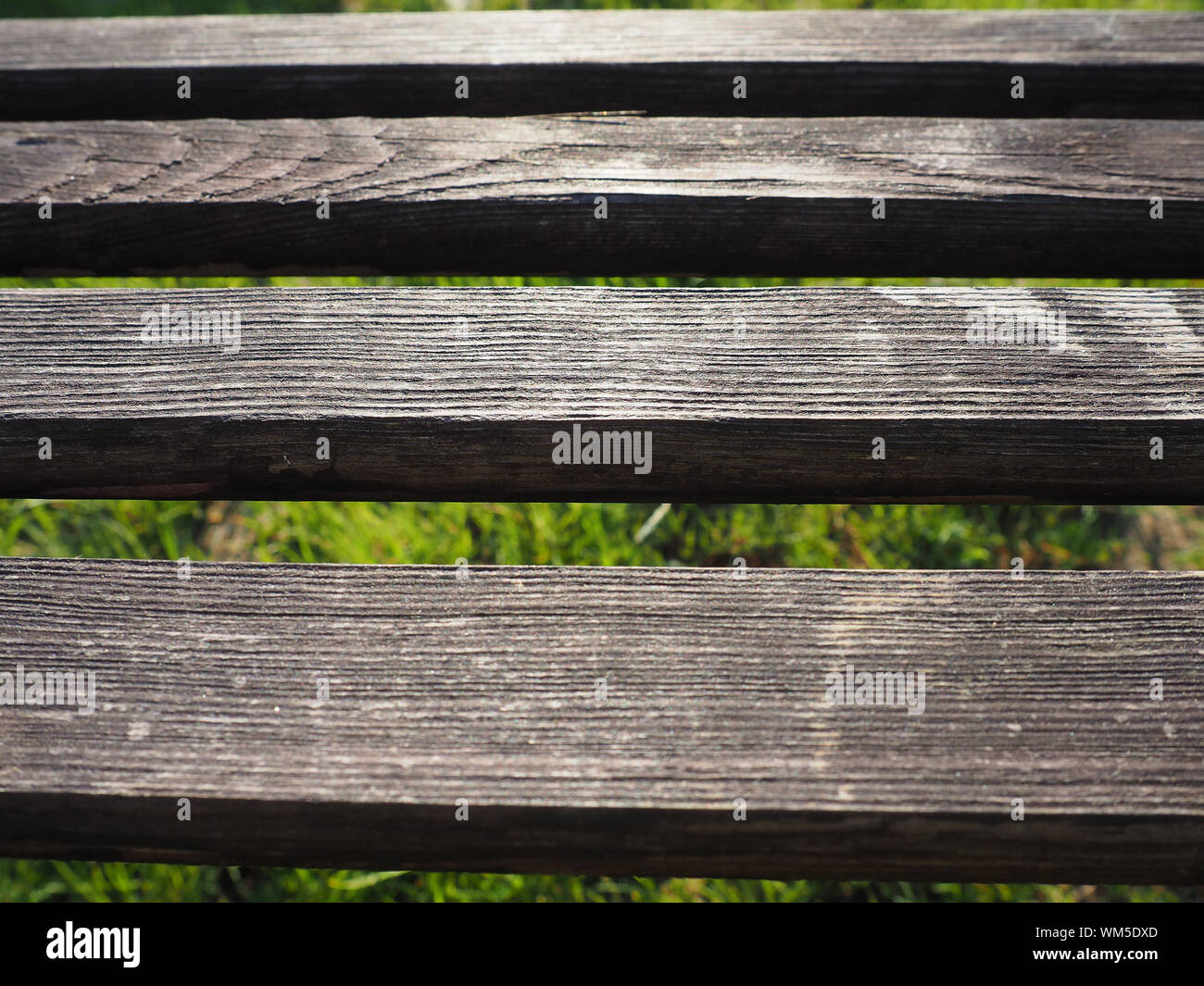 Parallel planks hi-res stock photography and images - Alamy