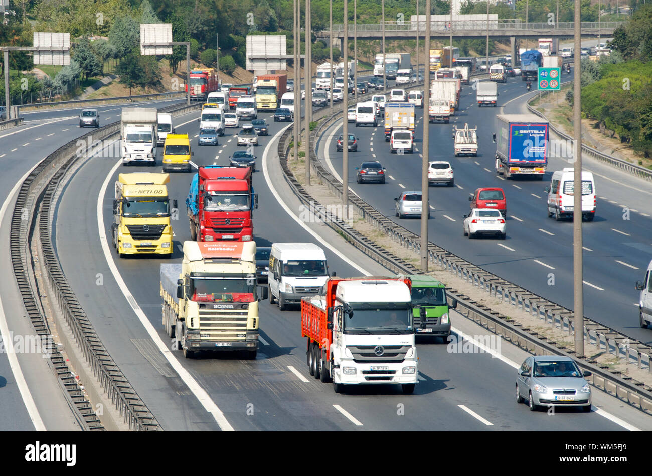 Daily traffic jams on hi-res stock photography and images - Alamy