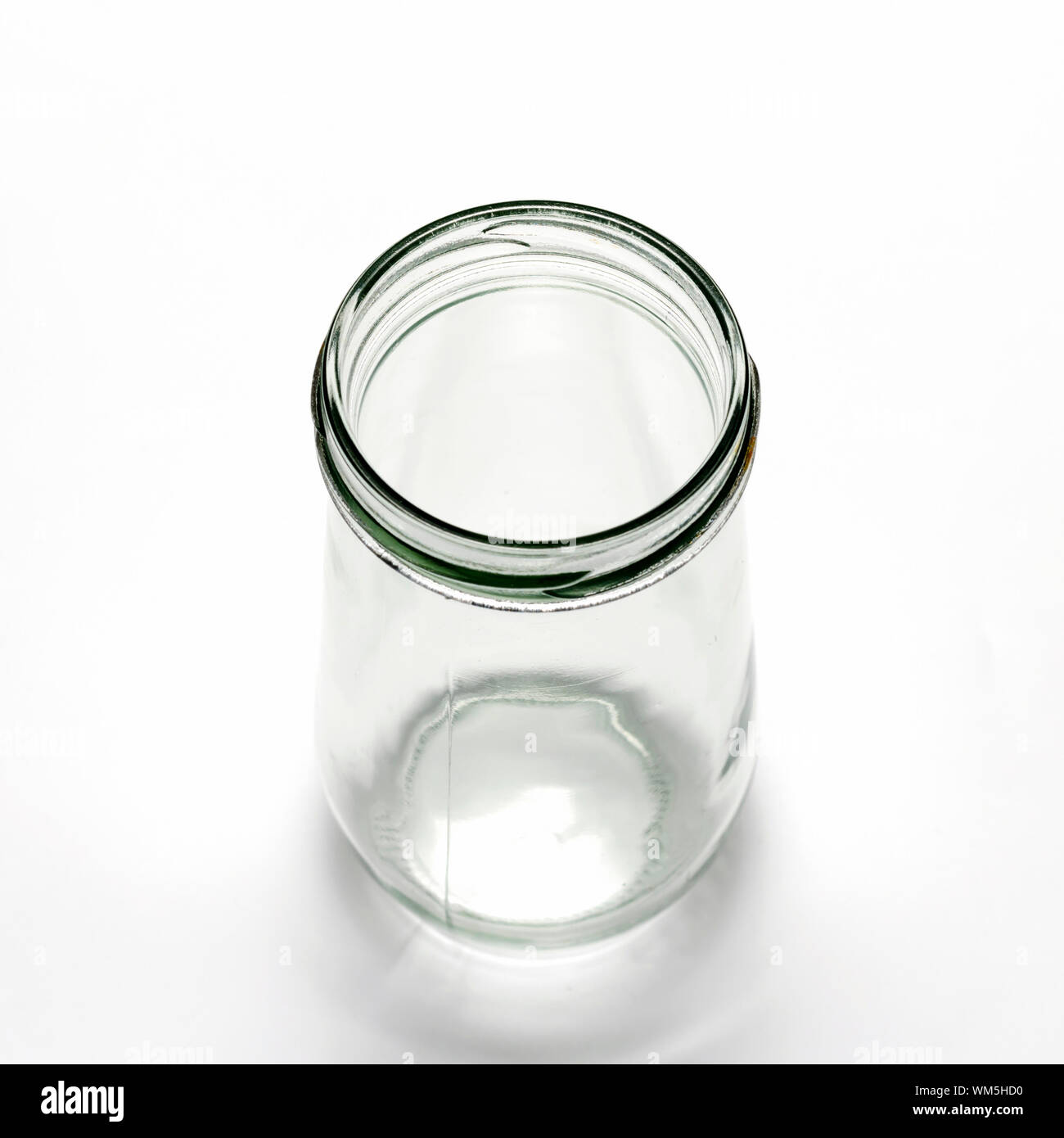 Circle container hi-res stock photography and images - Alamy