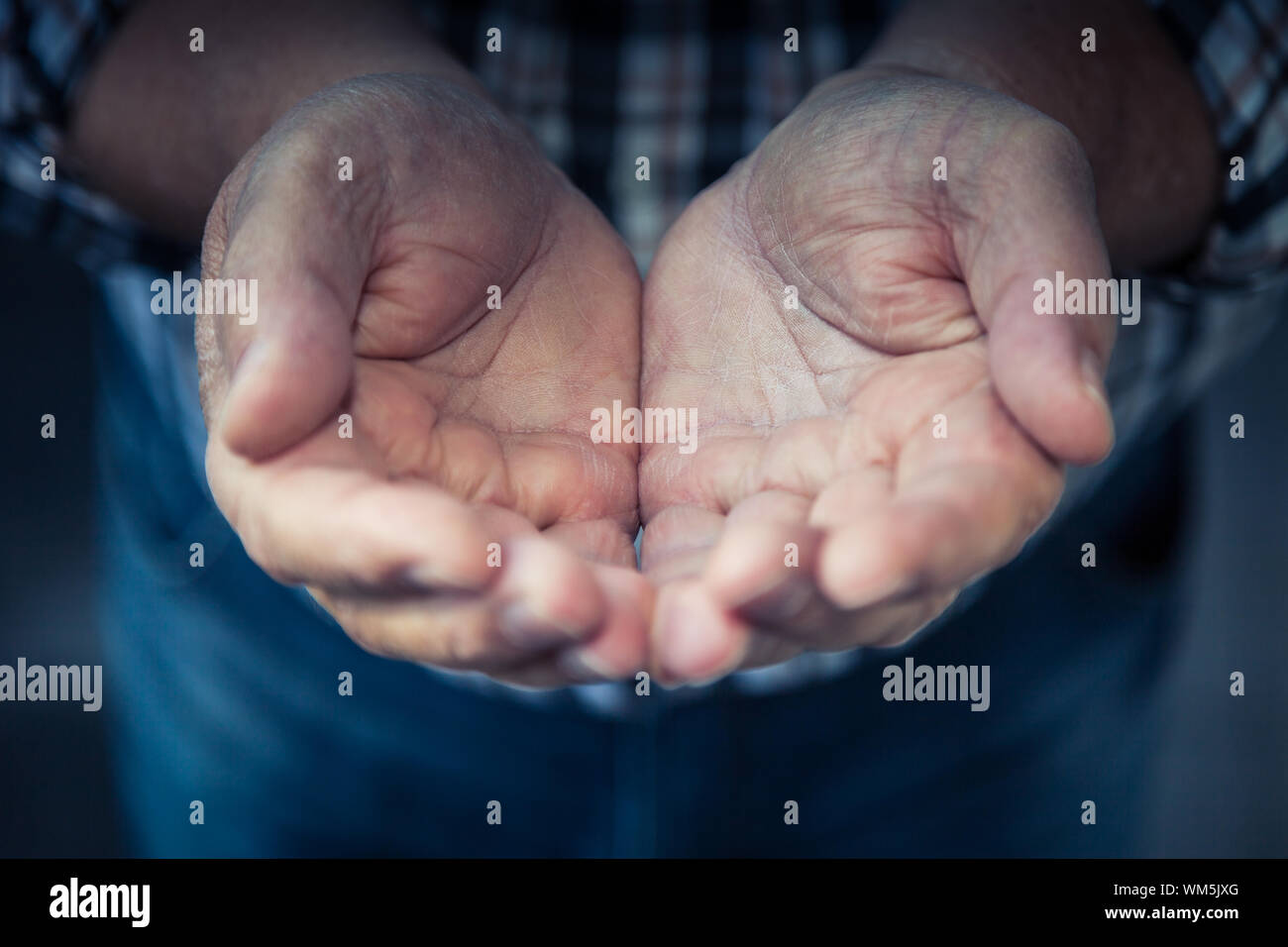 Open hands man hi-res stock photography and images - Alamy