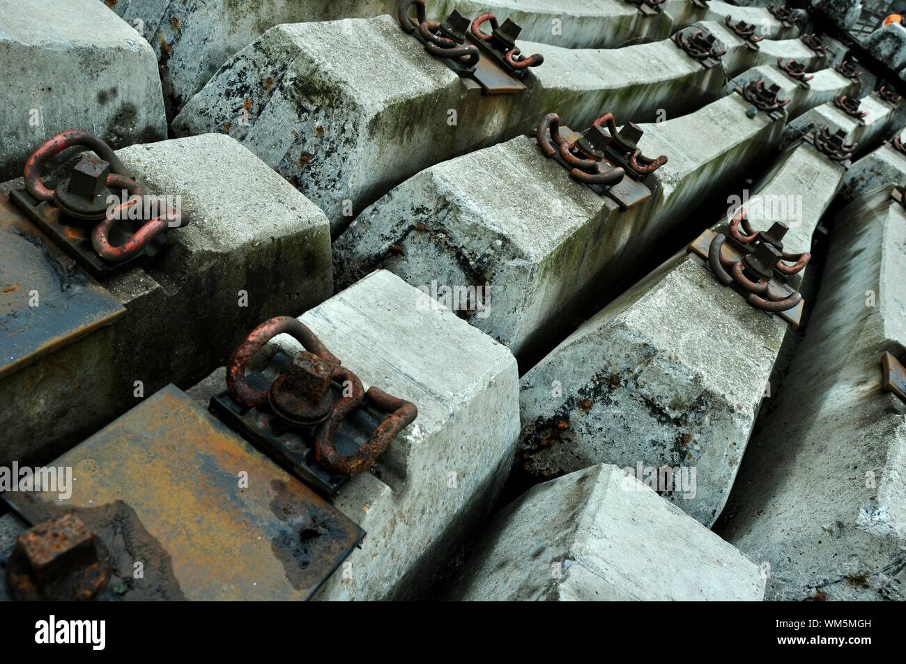 Concrete ties hi-res stock photography and images - Alamy