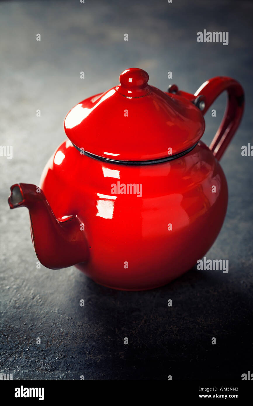 Old tea pot with handle hi-res stock photography and images - Alamy