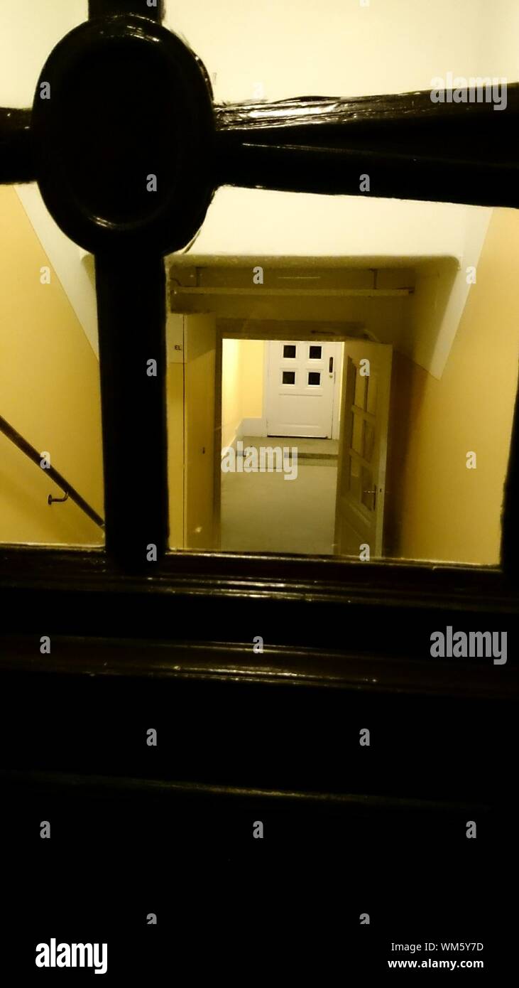 View through door window hi-res stock photography and images - Alamy