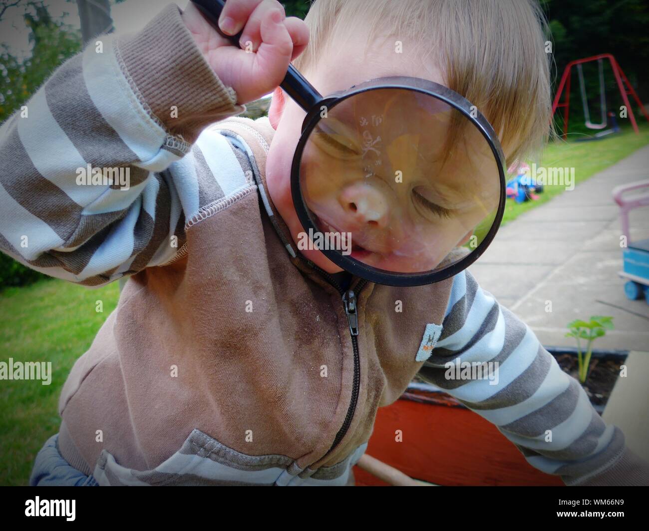 Baby shocked or breaking glass hi-res stock photography and images - Alamy