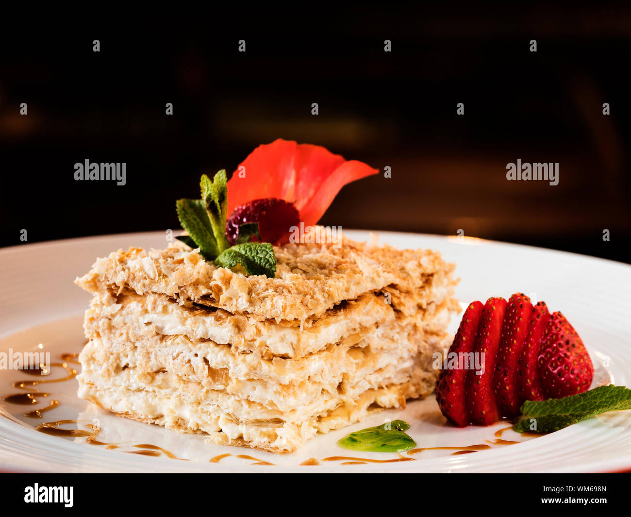 Feuille plate hi-res stock photography and images - Alamy