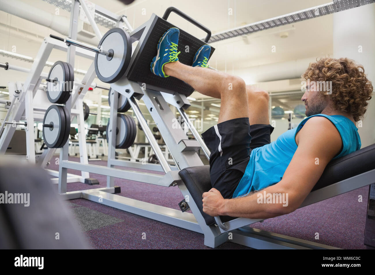 Young male leg press workout hi-res stock photography and images - Alamy