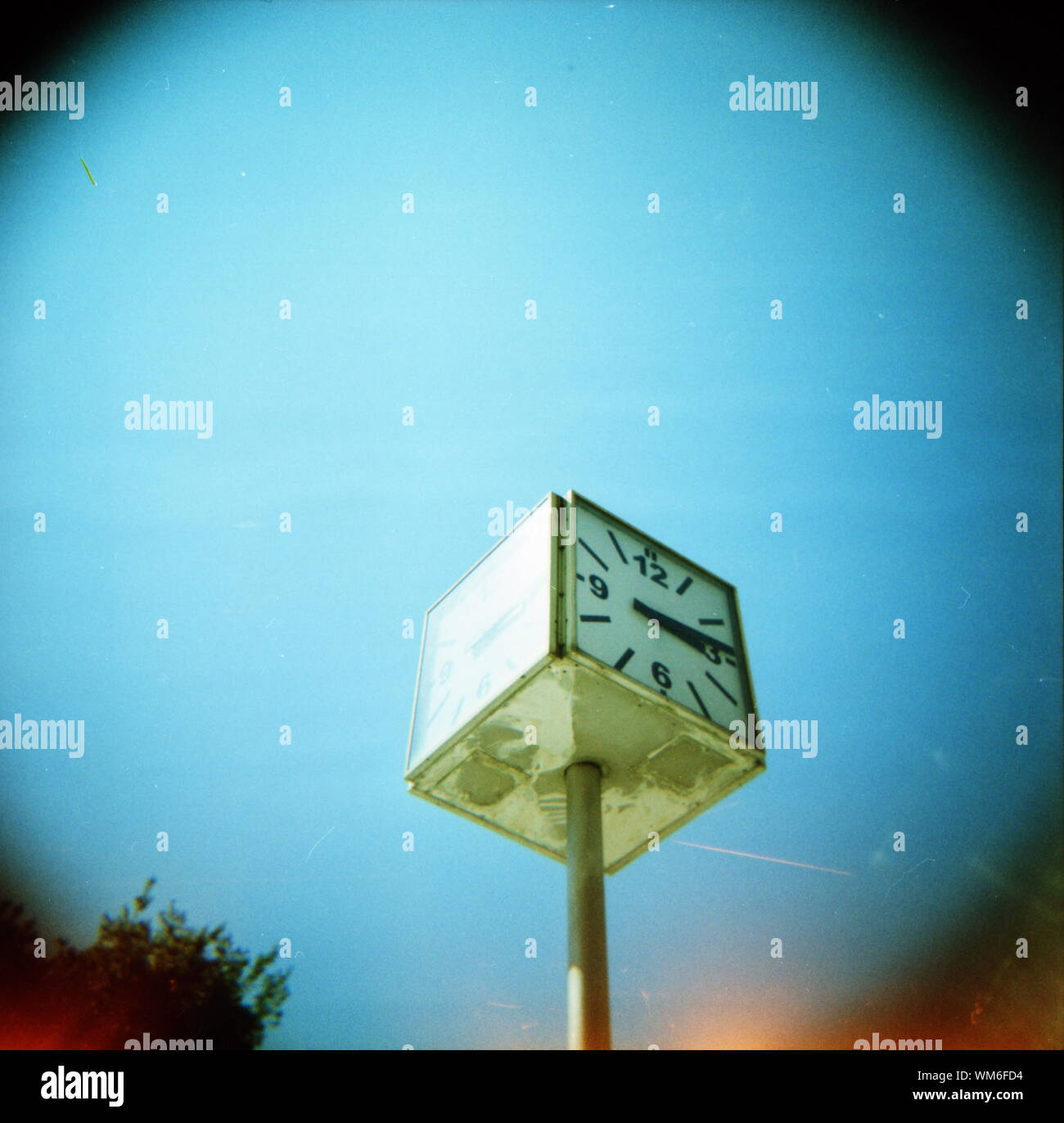 Cube clock hi-res stock photography and images - Alamy