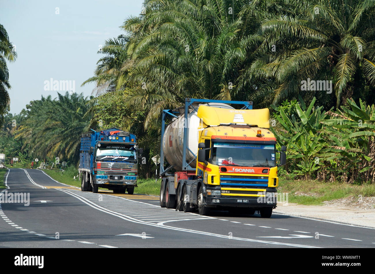 Palm oil malaysia truck hi-res stock photography and images - Alamy