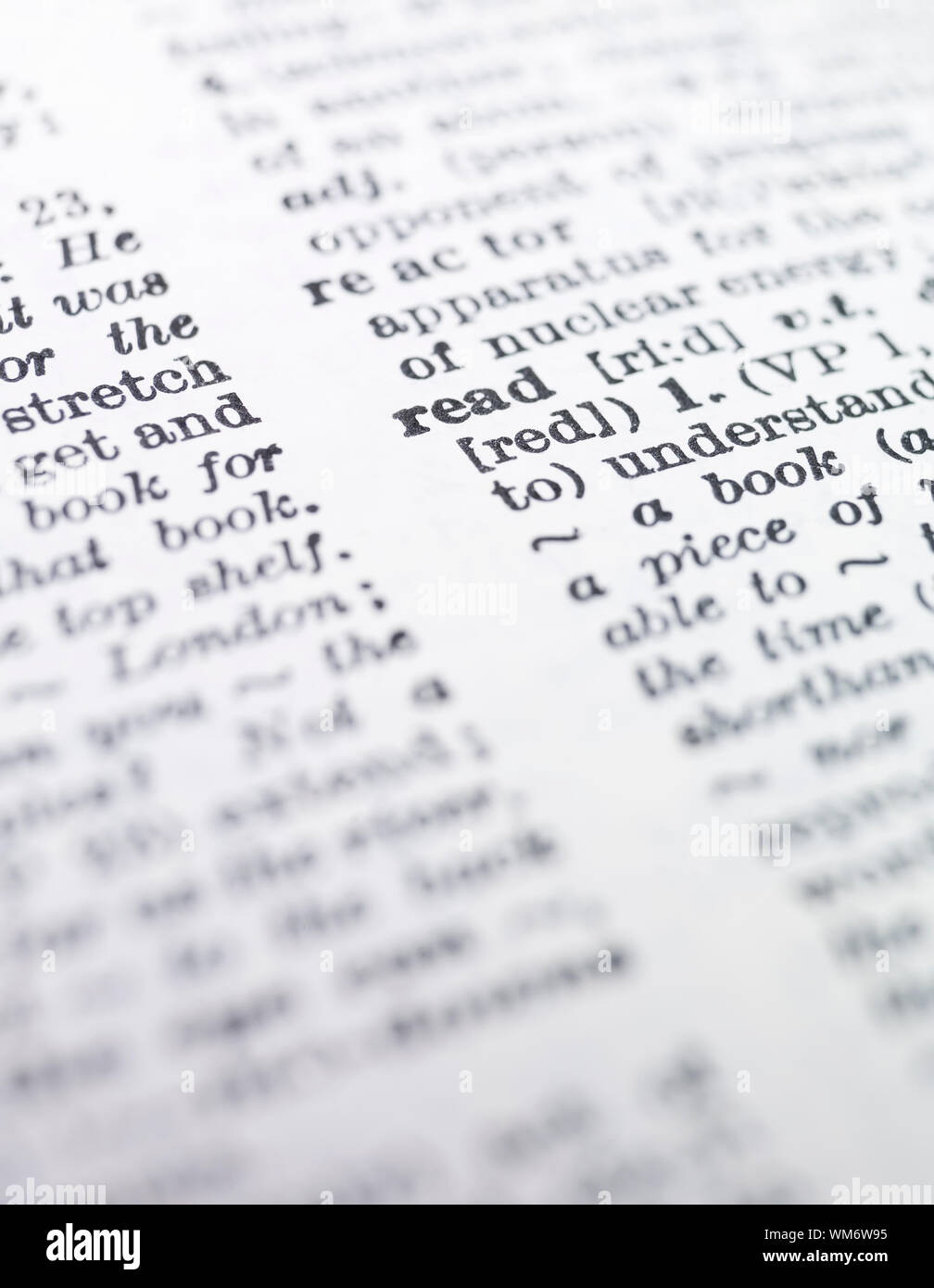 the word 'read' highlighted in a dictionary Stock Photo - Alamy