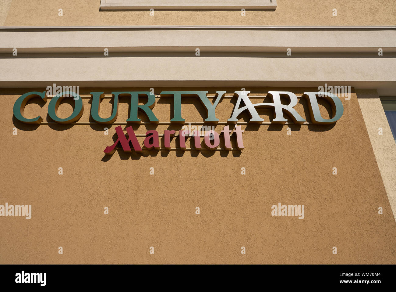 Courtyard marriott logo hi-res stock photography and images - Alamy