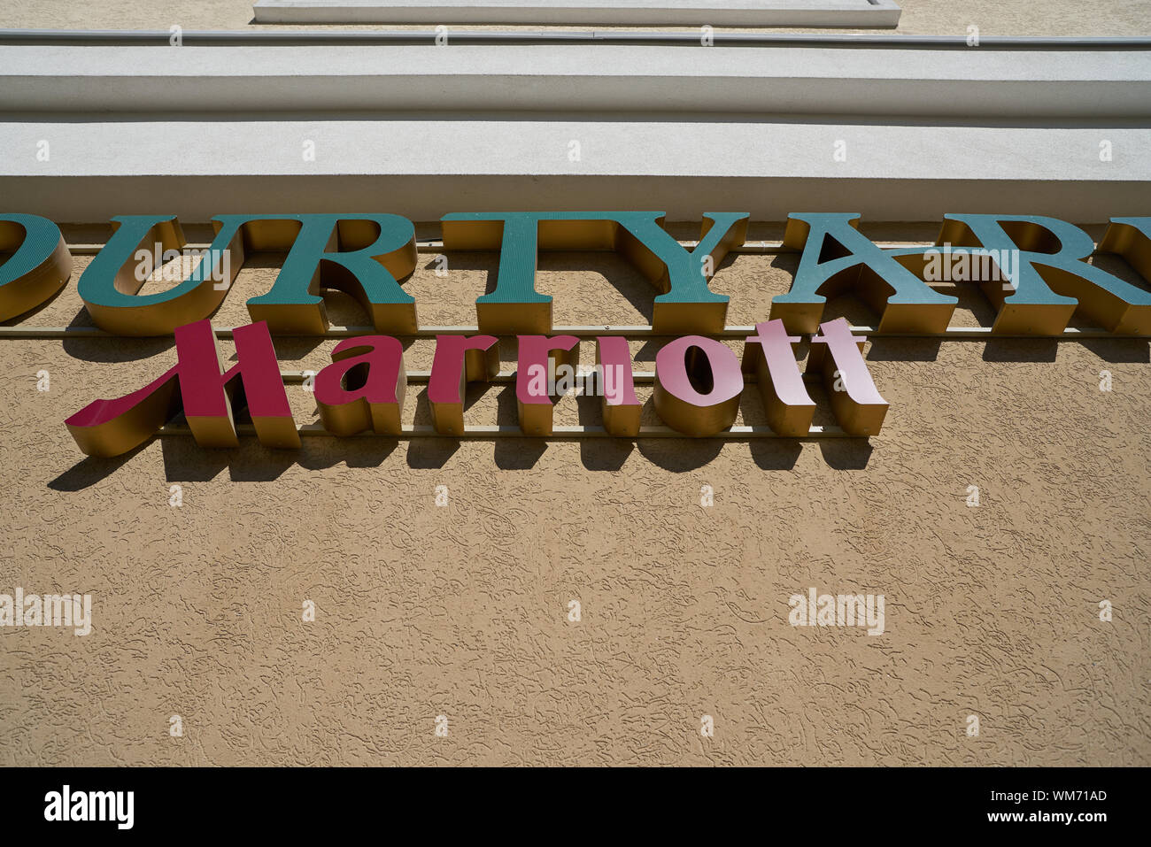 Courtyard marriott logo hi-res stock photography and images - Alamy