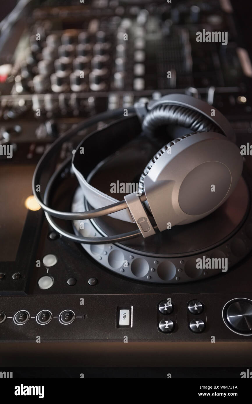 Sound mixer of DJ turntable at the nightclub Stock Photo - Alamy