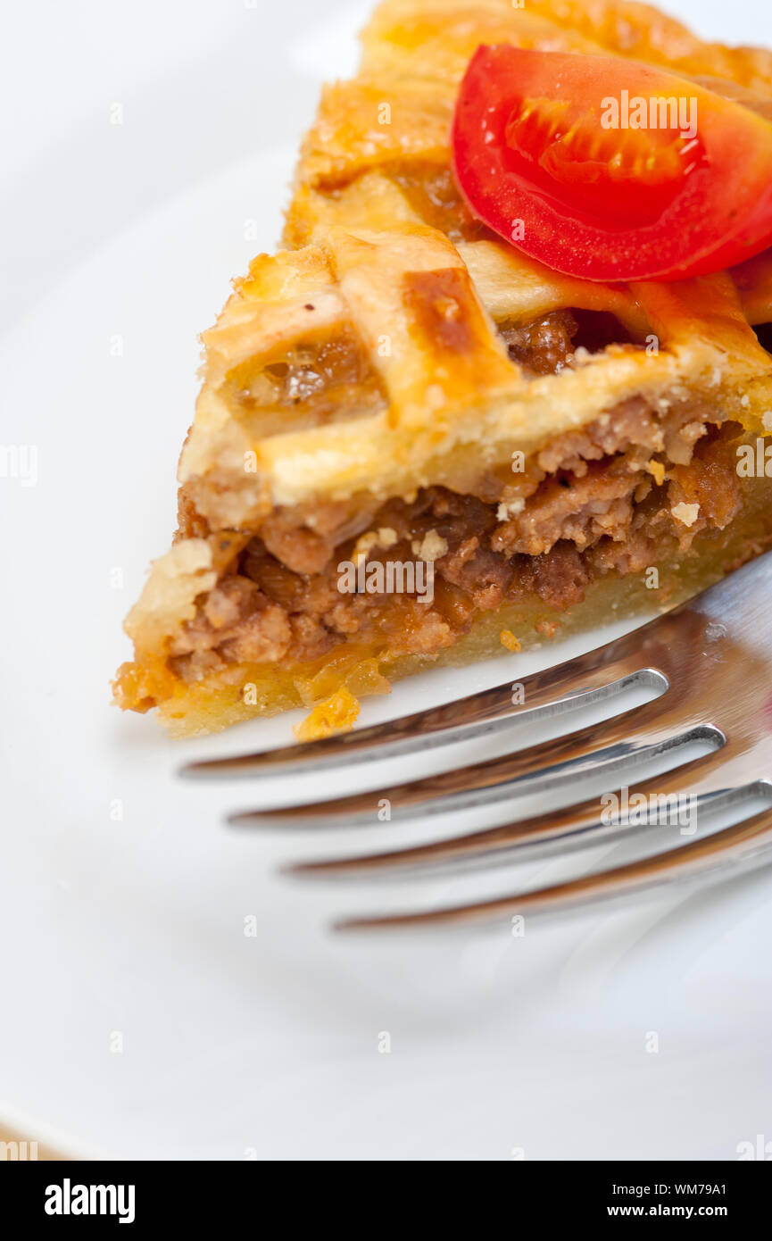 Golden pastry beef pie hi-res stock photography and images - Alamy