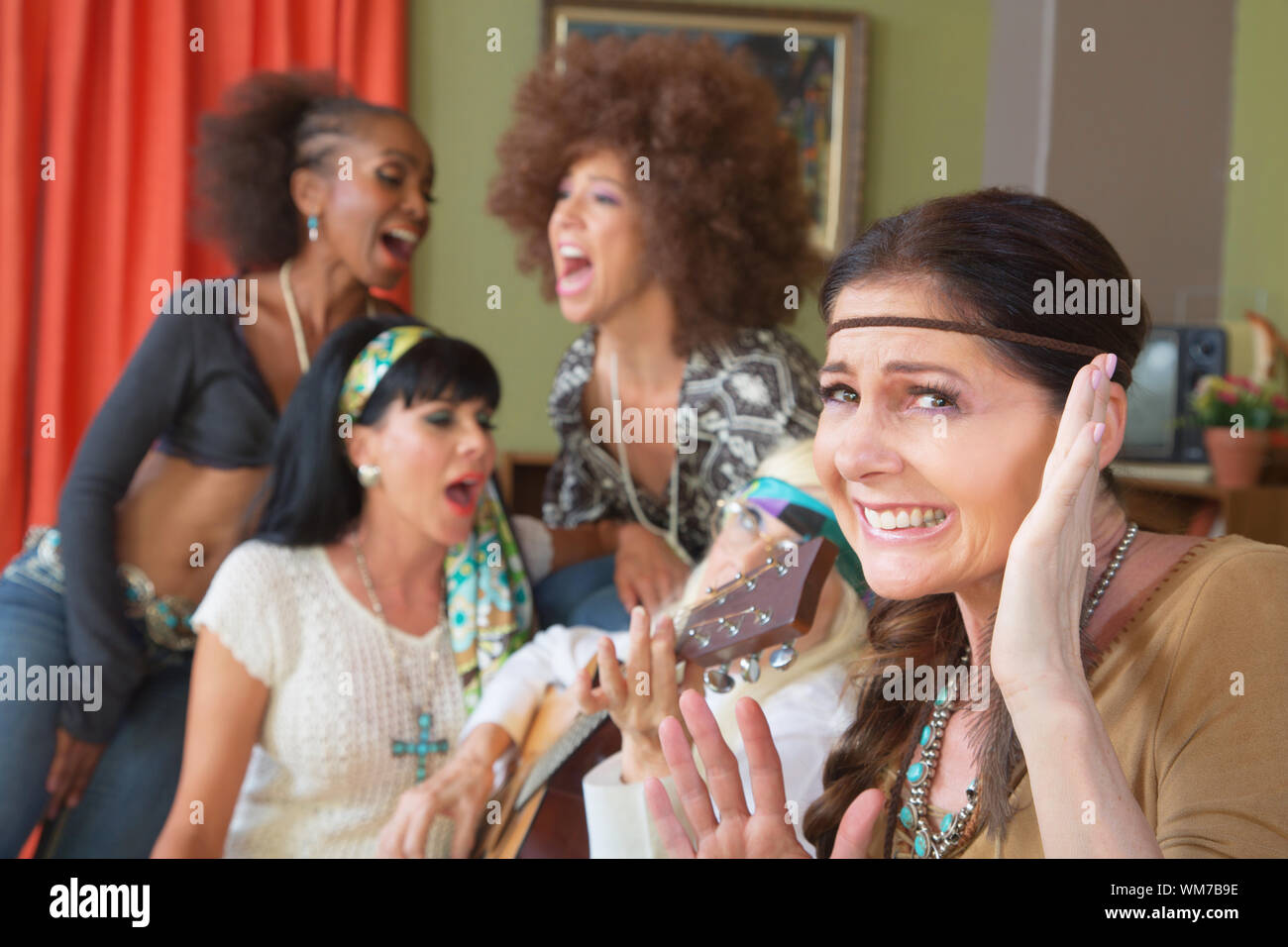 Cringing woman hi-res stock photography and images - Alamy