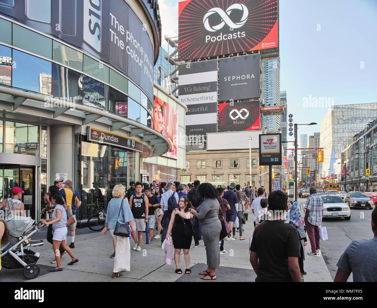 Yonge Street people Stock Photo - Alamy