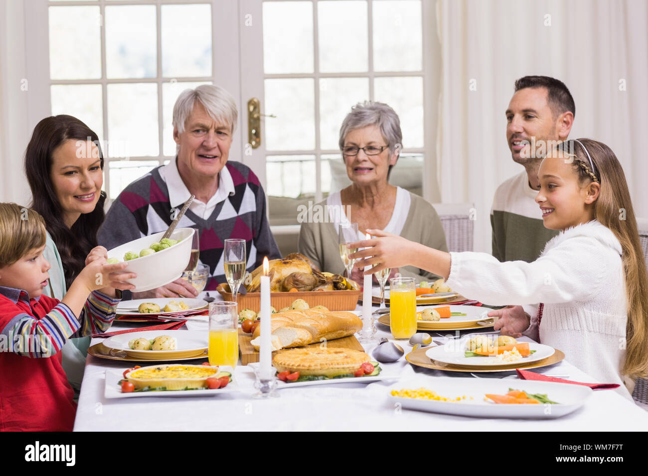 Extended family christmas dinner table hi-res stock photography and ...