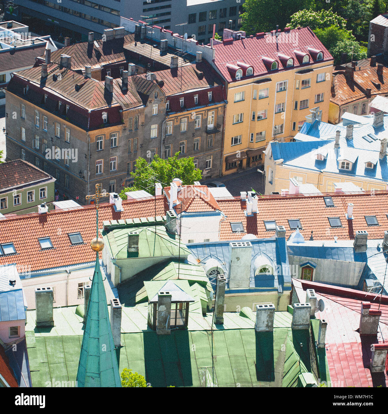 Rooftop houses hi-res stock photography and images - Alamy
