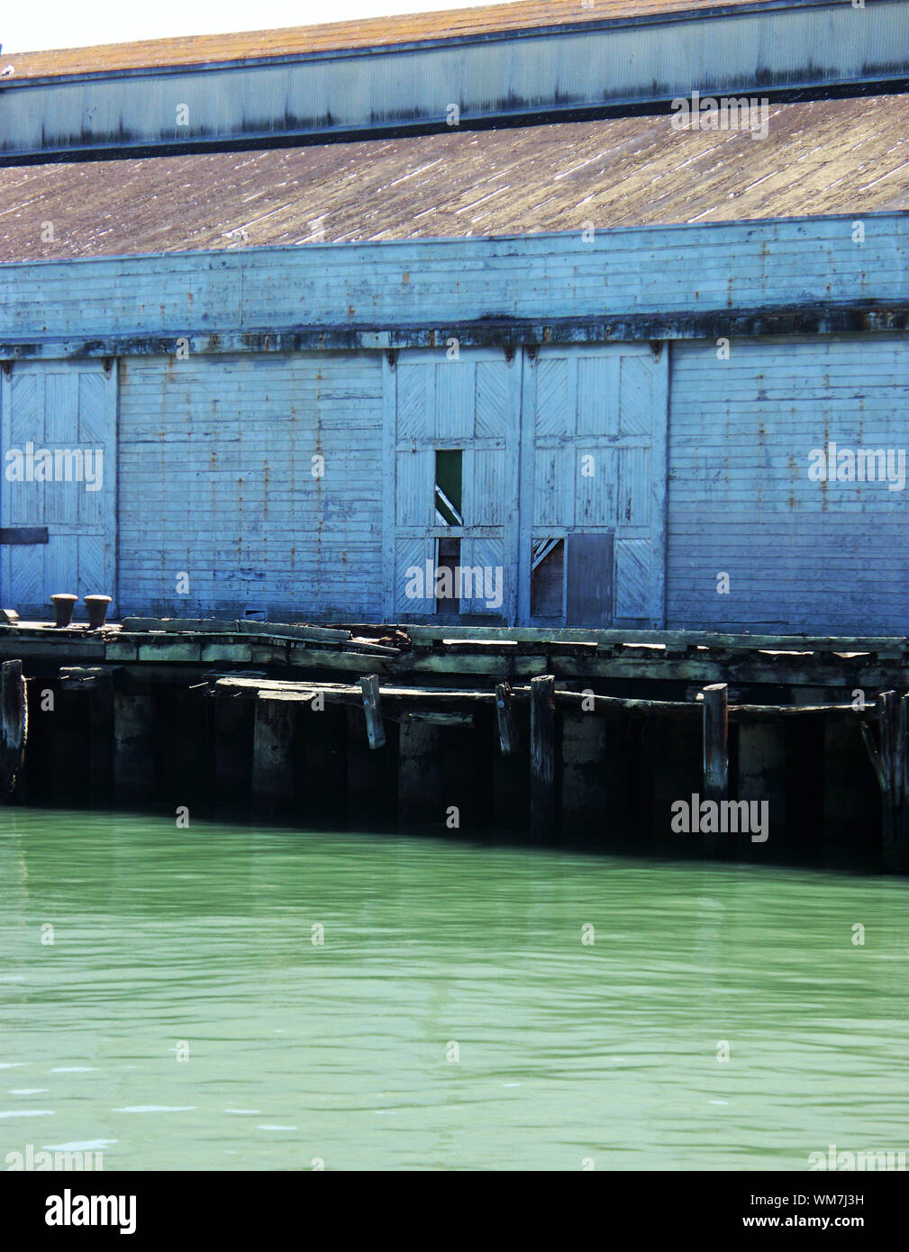 Waterfront industrial hi-res stock photography and images - Alamy