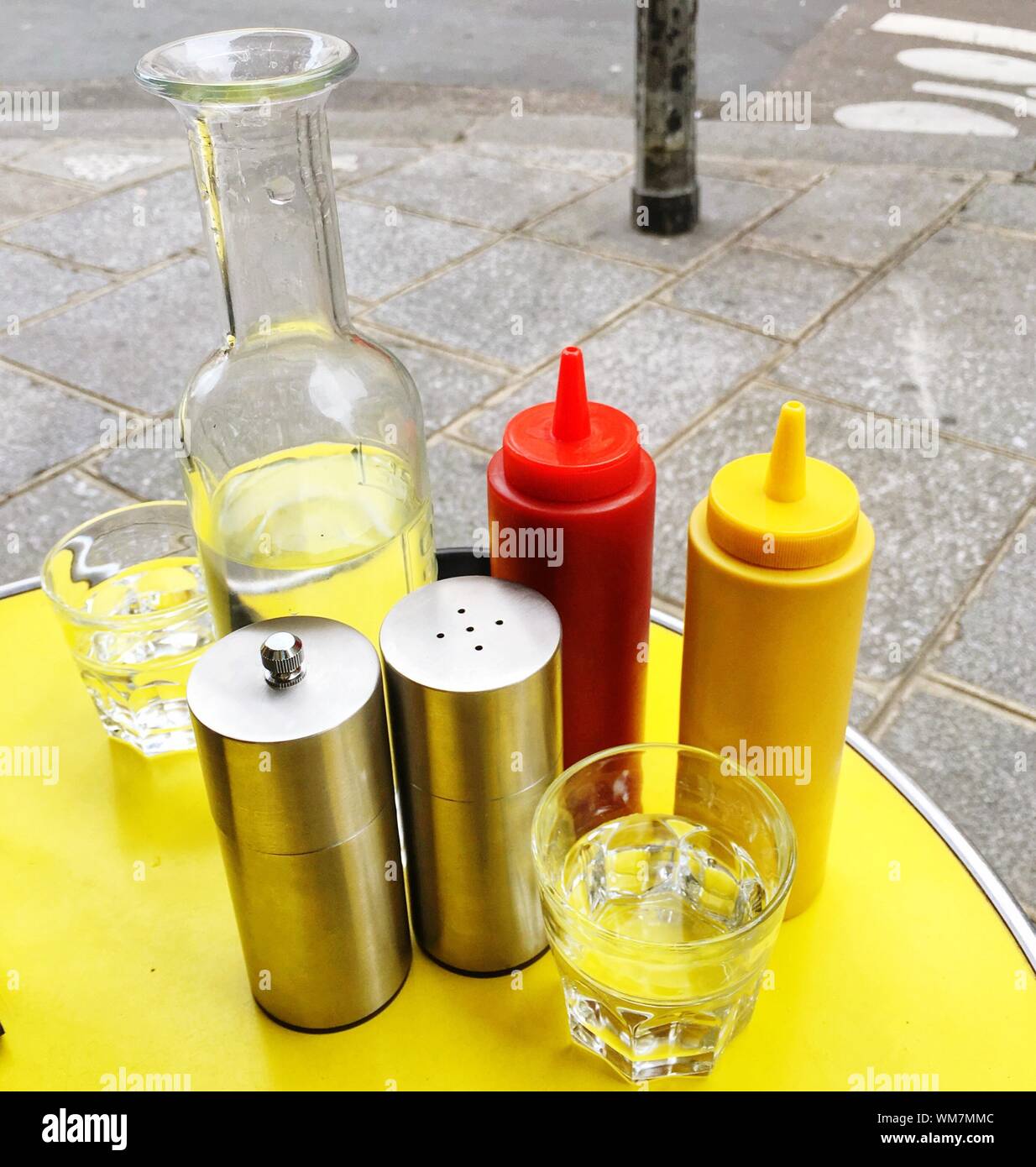 Bottles of yellow mustard hi-res stock photography and images - Alamy