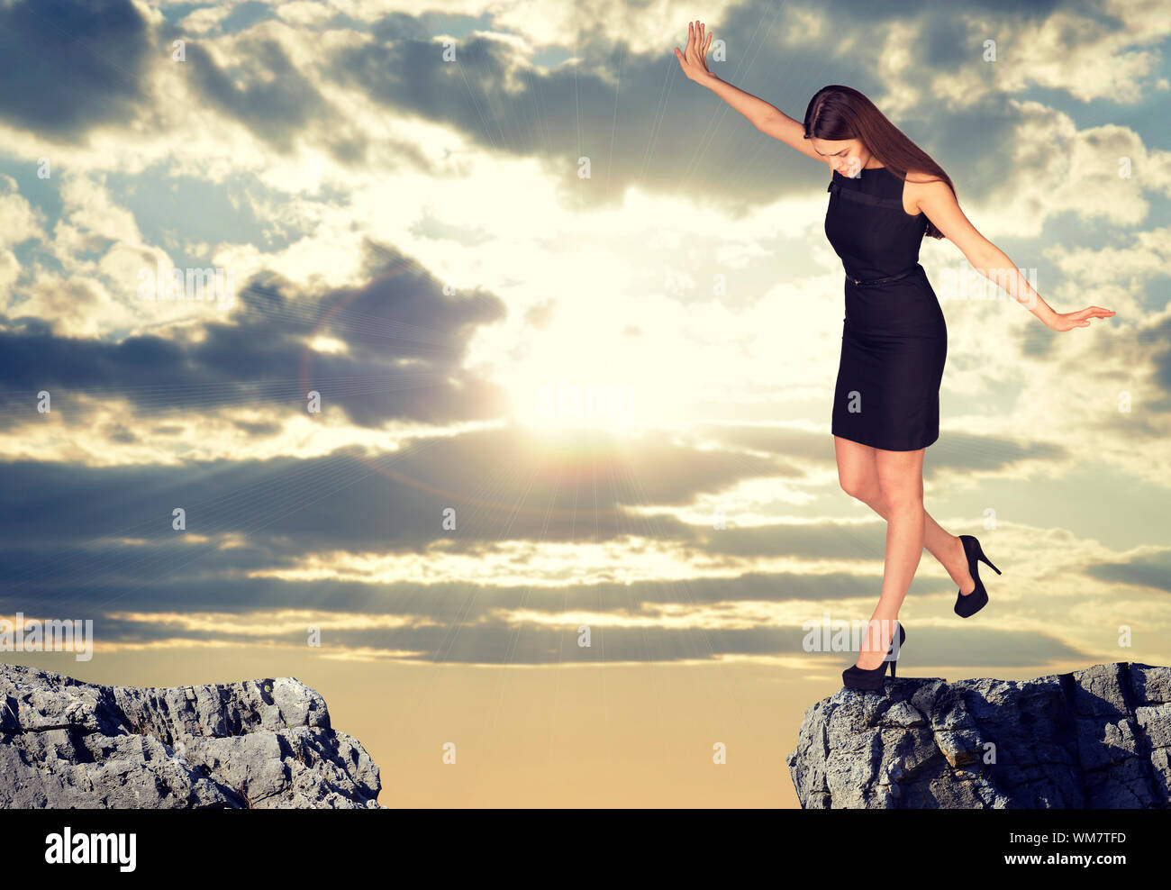 Young girl on balance beam hi-res stock photography and images - Alamy