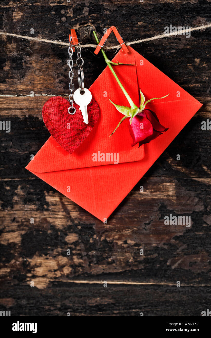 Key heart gift valentines day hi-res stock photography and images - Alamy