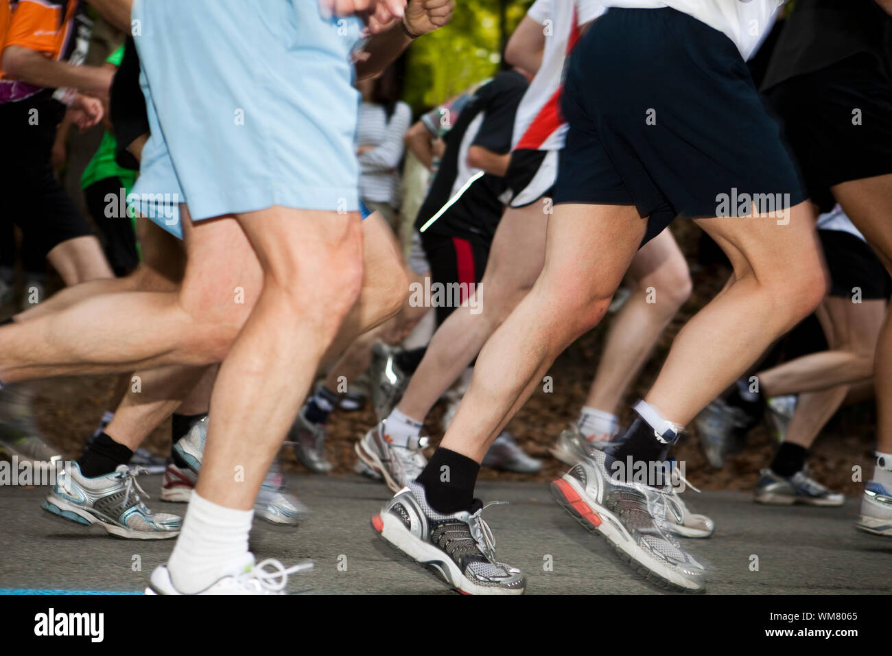Lots of people running Stock Photo - Alamy