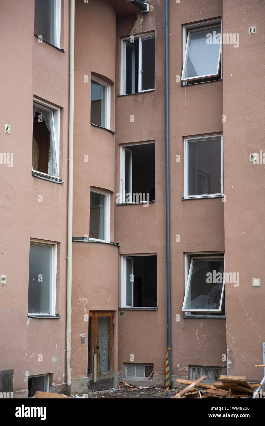 Demolished House with empty windows Stock Photo - Alamy