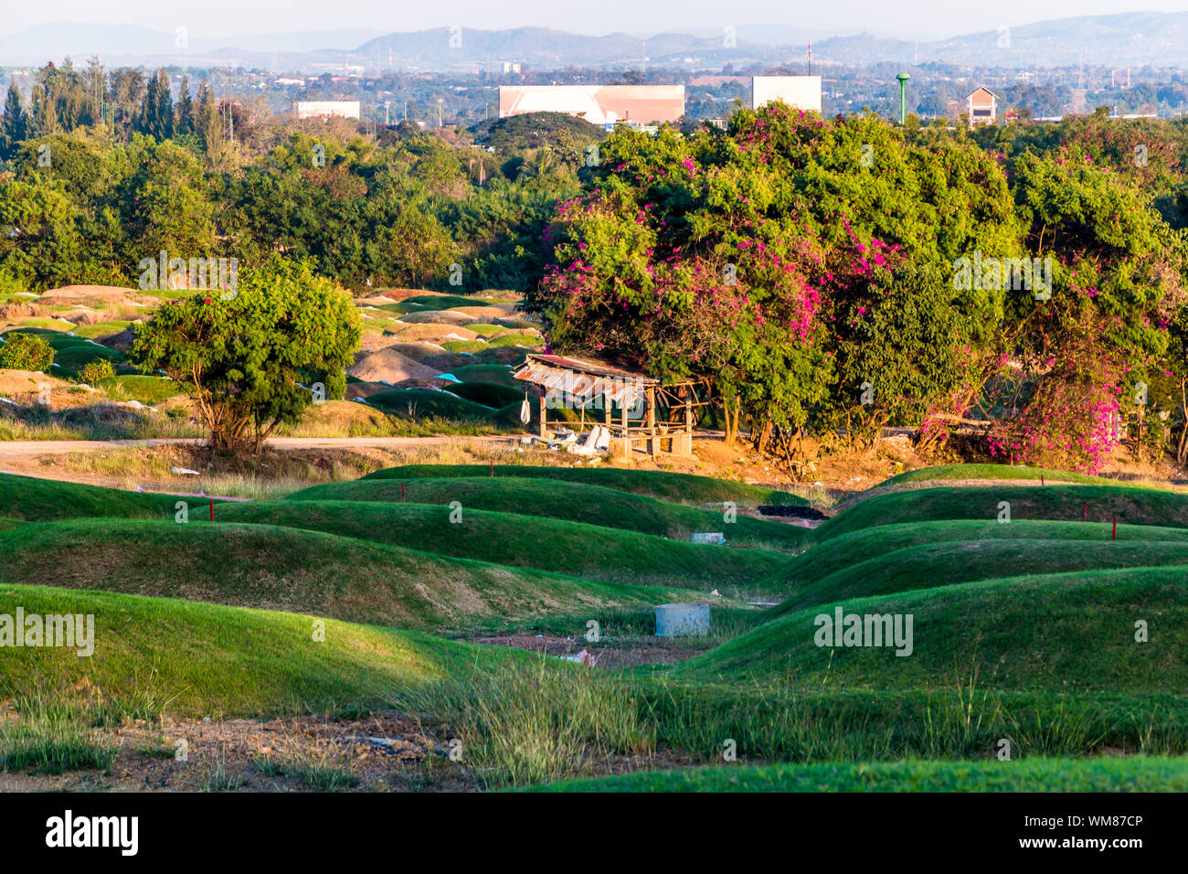 Chinese tombstone hi-res stock photography and images - Alamy