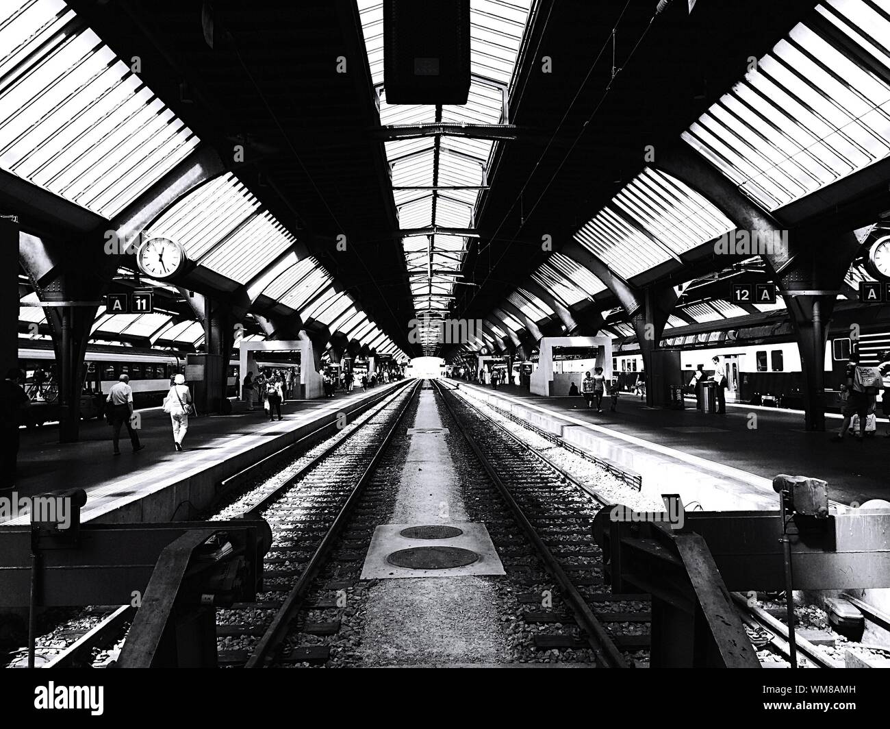 Zurich hauptbahnhof hi-res stock photography and images - Alamy