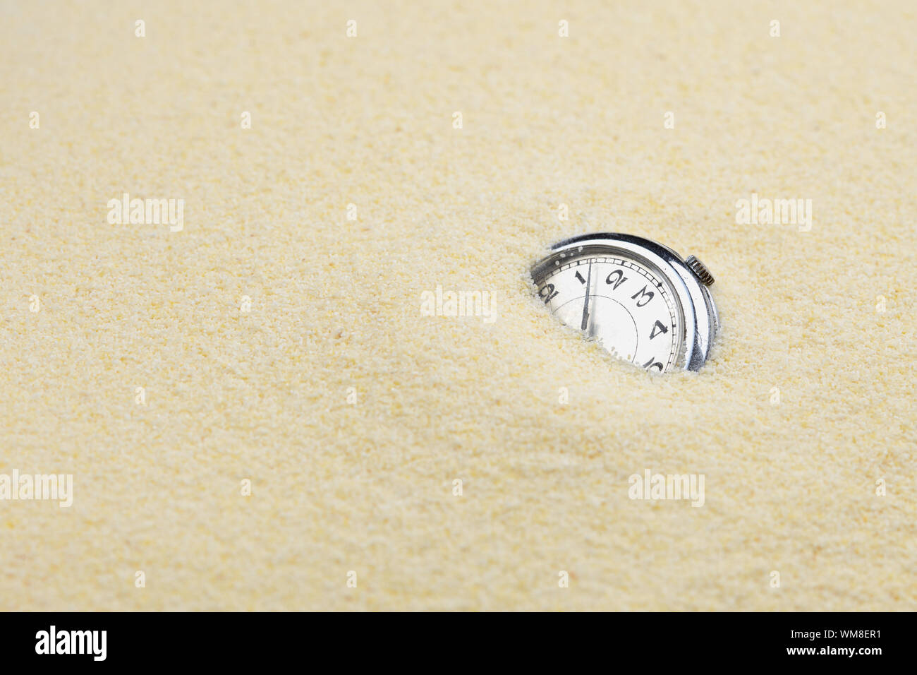 Antique sinks hi-res stock photography and images - Alamy