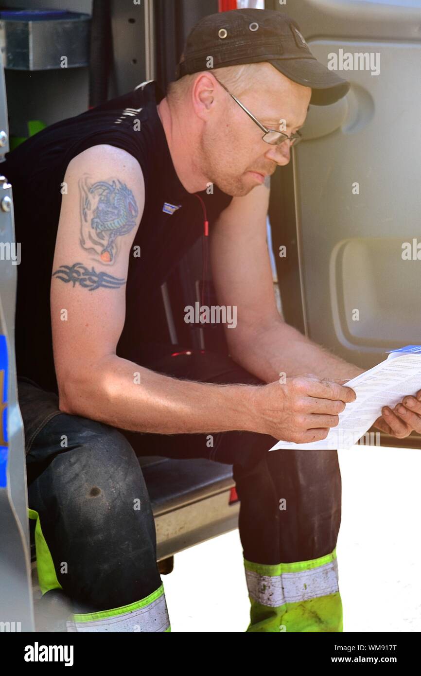 Vehicle Paper High Resolution Stock Photography and Images - Alamy