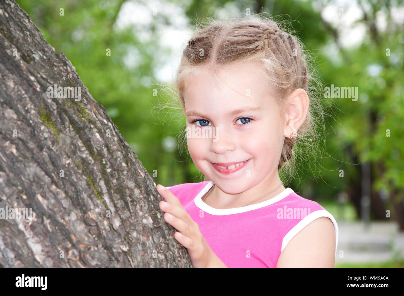 Peeping Girl Telegraph