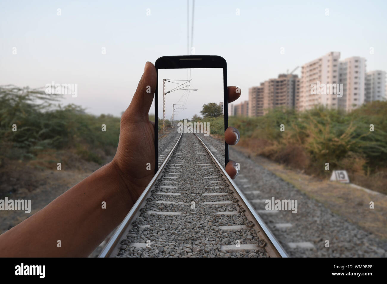 Mobile phone man screen hi-res stock photography and images - Alamy