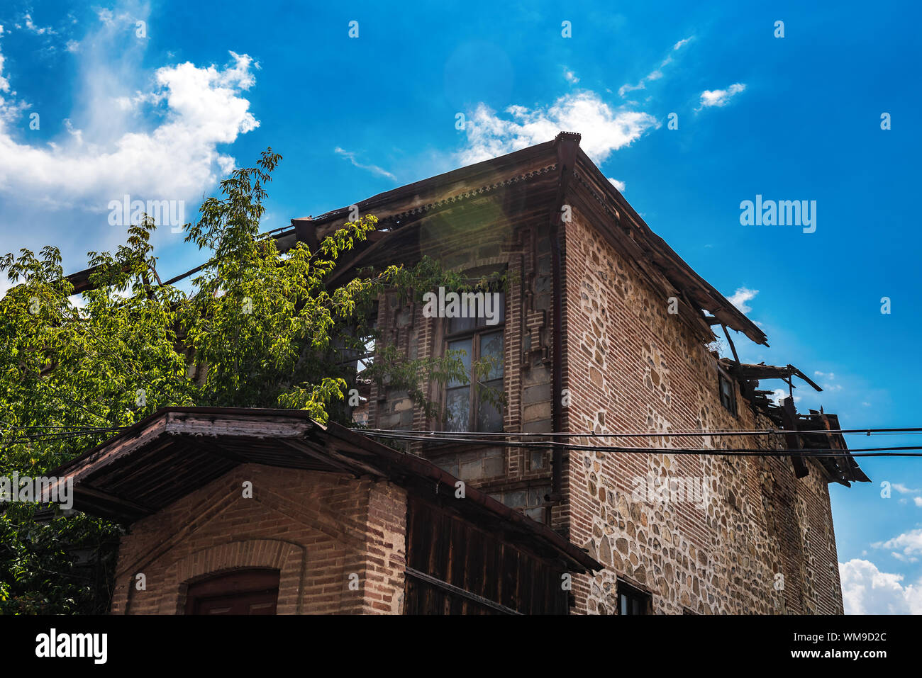 Abandoned dilapidated hi-res stock photography and images - Alamy