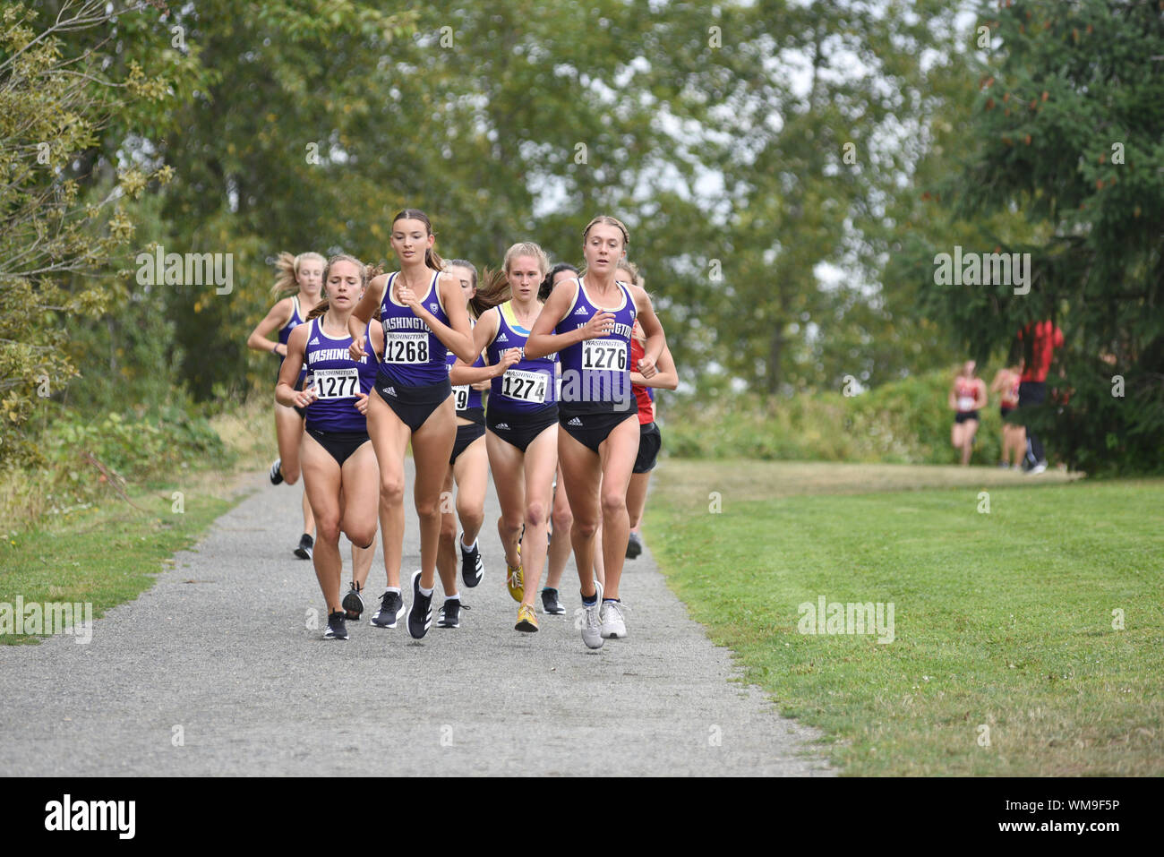 Washington Huskies runners Allie Schadler (1277), Lilli Burdon (1268 ...