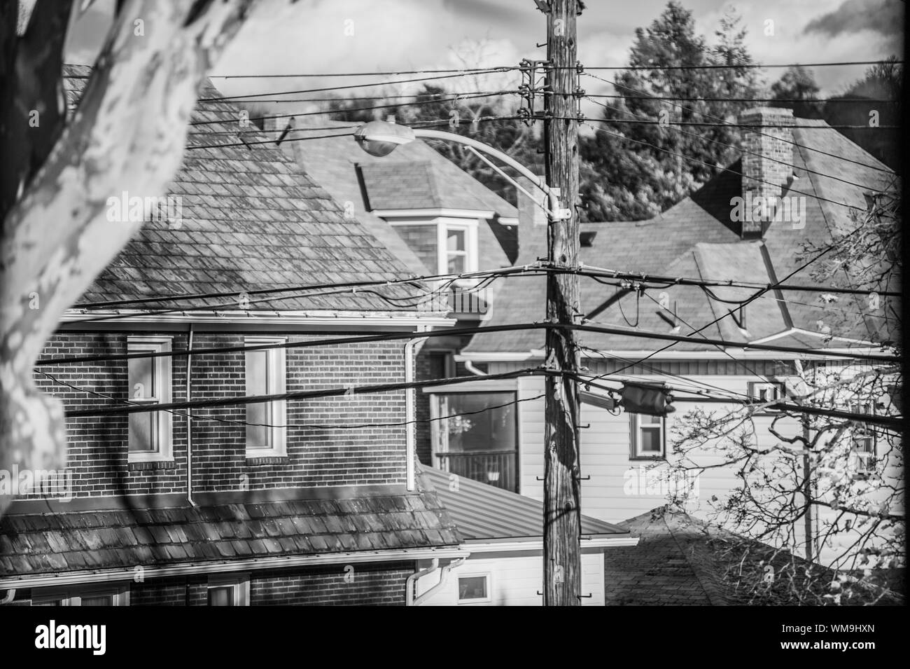 Telephone lines hi-res stock photography and images - Alamy