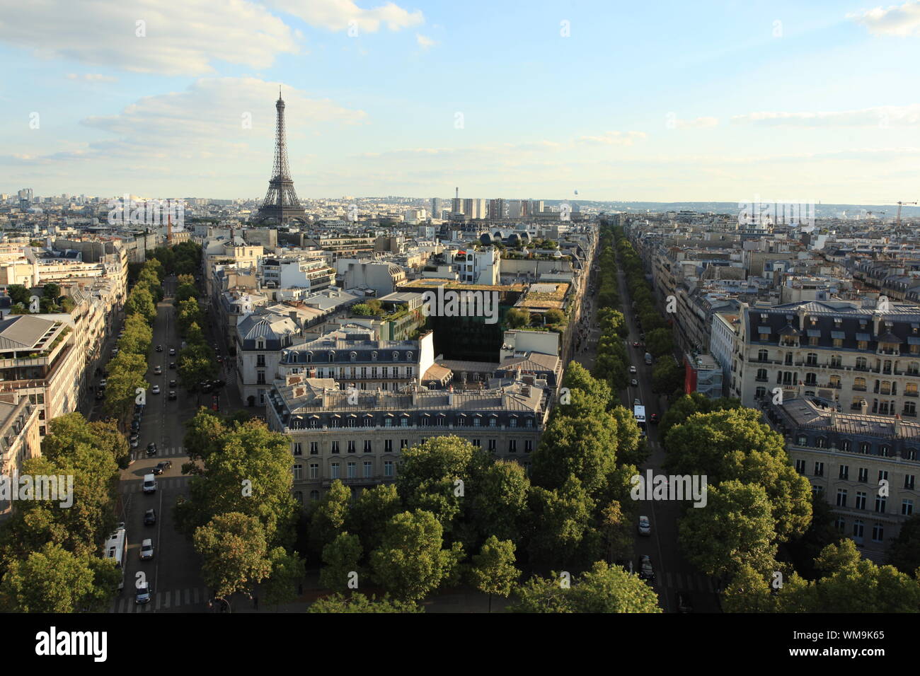 Aerial view eiffel tower hi-res stock photography and images - Alamy