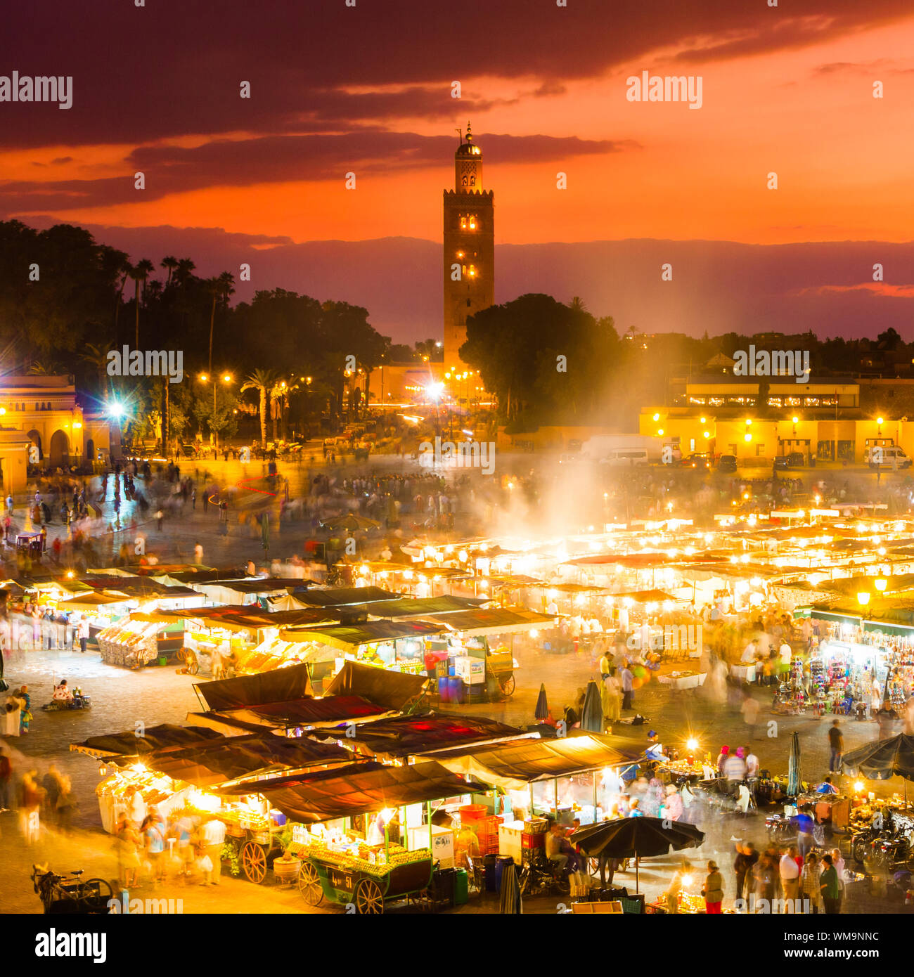Jemaa el fna night market marrakech morocco hi-res stock photography ...