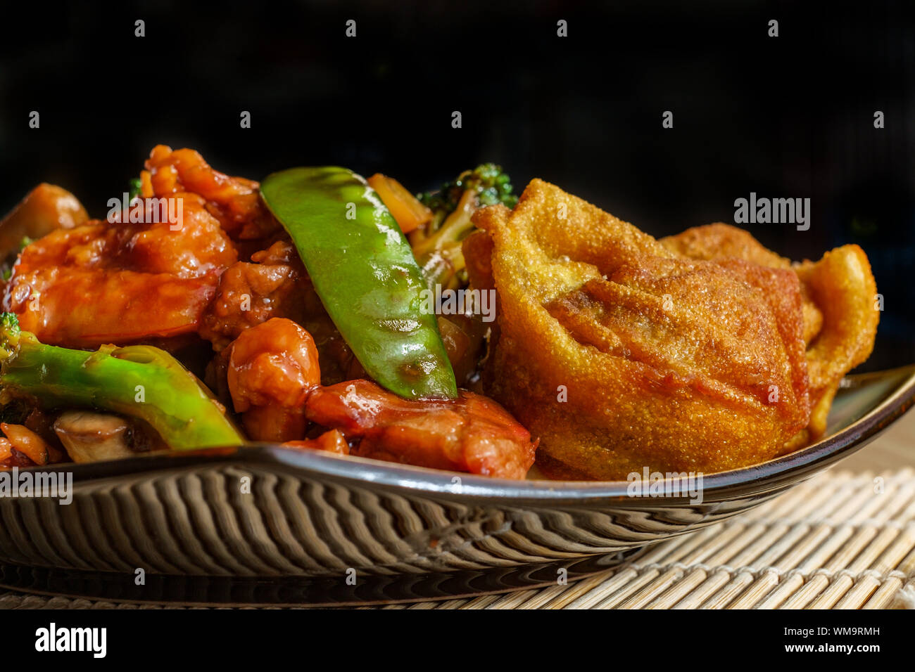 Subgum wonton dinner with beef pork shrimp chicken and sauteed mixed ...
