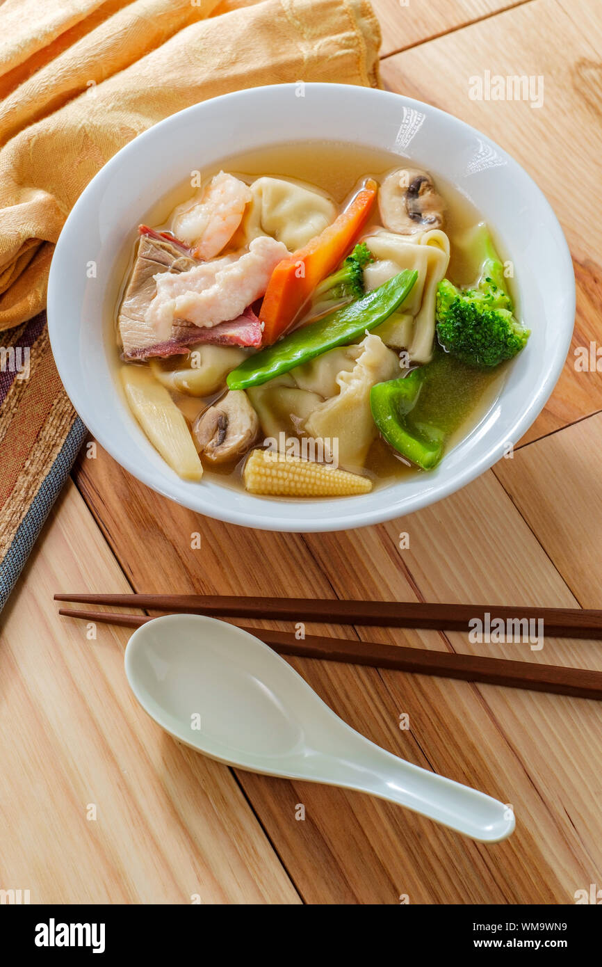 Subgum wonton soup with pork shrimp chicken and mixed chinese ...