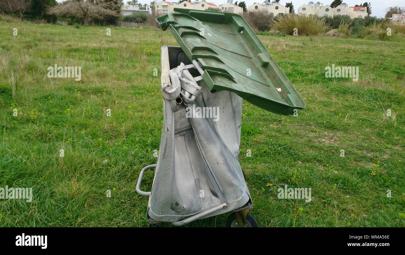 Bin run hi-res stock photography and images - Alamy