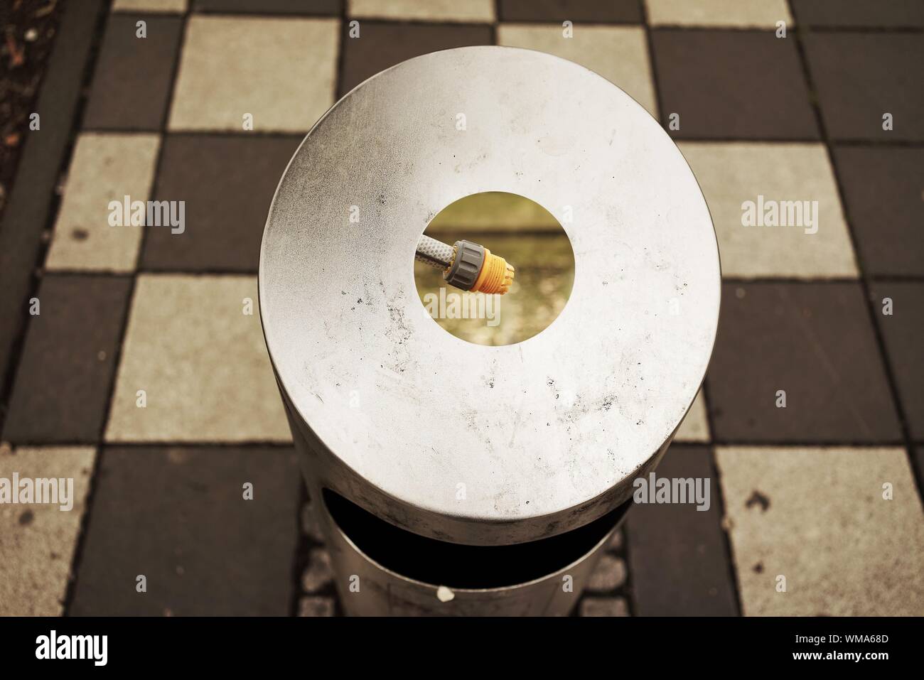 Bus stop garbage hi-res stock photography and images - Alamy
